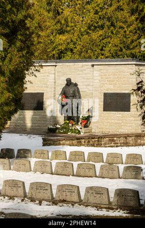 Tallinn, Estonia - 03/28/2023: Bronze Soldier monument on Military ...