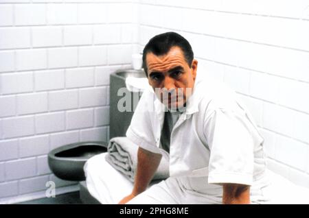 MICHAEL MANN in MANHUNTER (1986), directed by MICHAEL MANN. Credit: DE ...