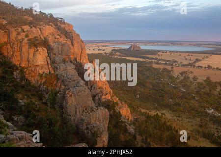 View from Mt Arapiles to Mitre Rock and Mitre Lake Stock Photo - Alamy