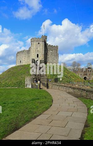 Cardiff Castle, Norman keep Taken March 2023. Spring. cym Stock Photo ...