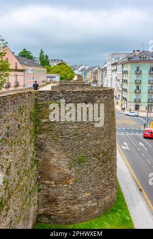 Roman wall circumventing the old town of Lugo, Spain Stock Photo - Alamy