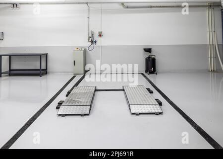 New car repair center. Empty car repair center. Interior of empty car ...
