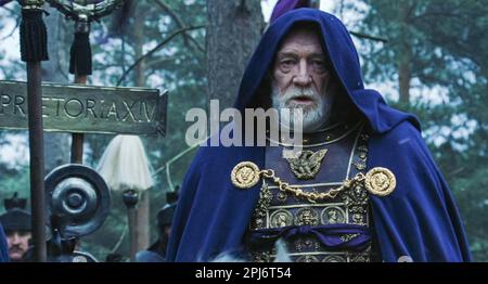 RICHARD HARRIS, GLADIATOR, 2000 Stock Photo - Alamy