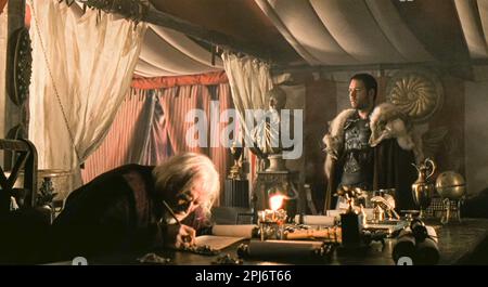 RICHARD HARRIS, RUSSELL CROWE, GLADIATOR, 2000 Stock Photo - Alamy