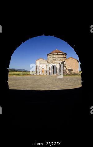 Nuraghe e Chiesa di Santa Sabina. Silanus. Nuoro. Sardegna. Italia ...