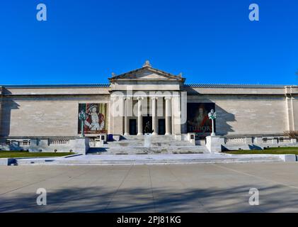 The older neoclassical part of Cleveland Museum of Art at University ...