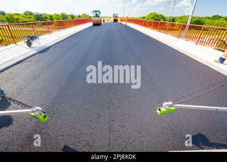 Ultrasonic grade, slope, non-contact sensor, (multiplex) sensing ...