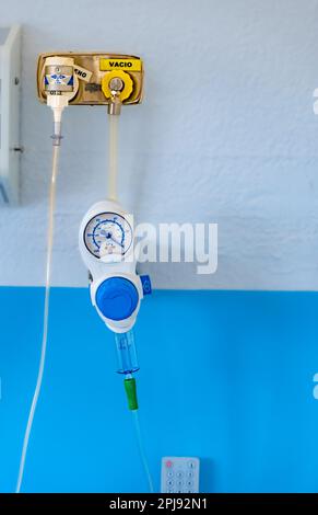 Manometer with reducer for breathing control, help with medical ...