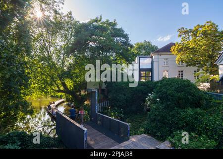 Bremen: pond Stadtgraben, museum Gerhard-Marcks-Haus, footbridge Paula ...