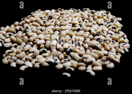 old white beans uneven skin not shiny Stock Photo - Alamy
