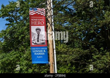 Patriotic signage in Independence, OHIO, USA Stock Photo - Alamy