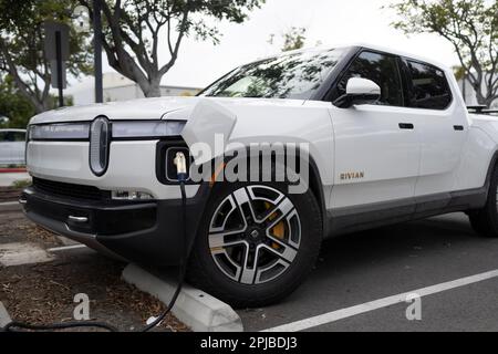 Rivian Founder and CEO RJ Scaringe unveils the first-ever electric ...