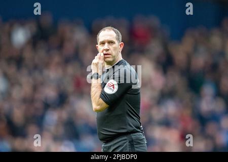 Match referee Jeremy Simpson Stock Photo - Alamy