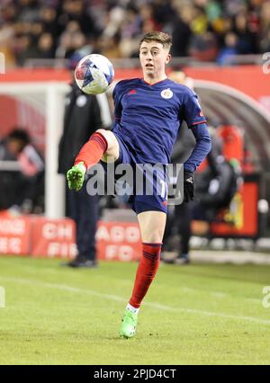 Chicago Fire FC's Brian Gutierrez, right, and America's Leo Suarez vie ...