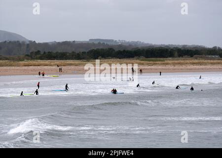 Dunbar, Scotland, UK. 2nd April 2023. People enjoying the Sunny but ...