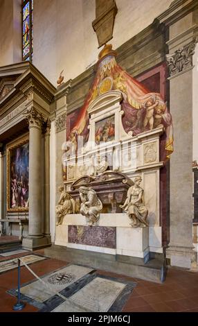 Tomb of Michelangelo, interior shot of Santa Croce, Basilica di Santa ...