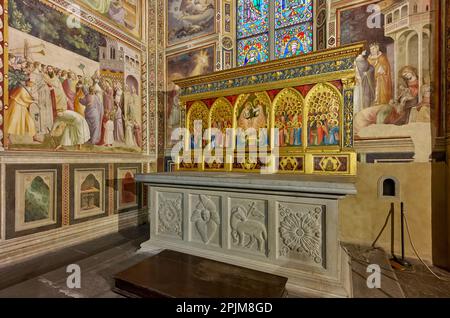 Baroncelli Chapel , interior shot of Santa Croce, Basilica di Santa Croce di Firenze, Piazza di ...