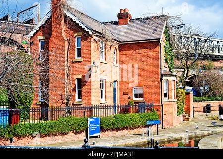 Lockeepers Cottage, Rochdale Canal, Castlefield, Manchester, Lancashire ...