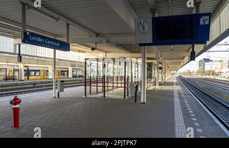 LEAD - There are no trains to and from Leiden Central. This was due to ...