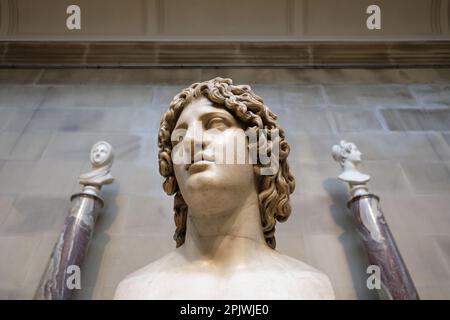 Sculpture Statue Figurehead Chatsworth House Derbyshire Stock Photo - Alamy