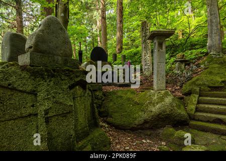 Risshakuji Temple, Yamadera temples, stone carvings "Midadou shrine ...