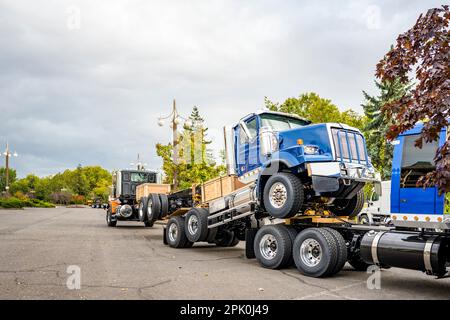 Clean big rig powerful bonnet day cab local hauler green semi truck ...