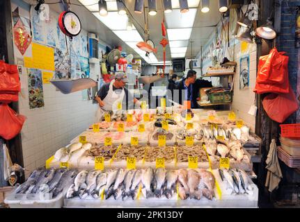 Chinatown, New York City, fish store, fish on display Stock Photo - Alamy