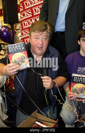 Jonathan Coleman at the Australian release of Harry Potter & The ...