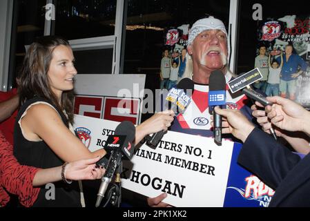Hulk Hogan visits the Sydney Roosters rugby team at Sydney Football ...
