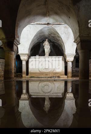 Ancient flooded crypt Stock Photo - Alamy