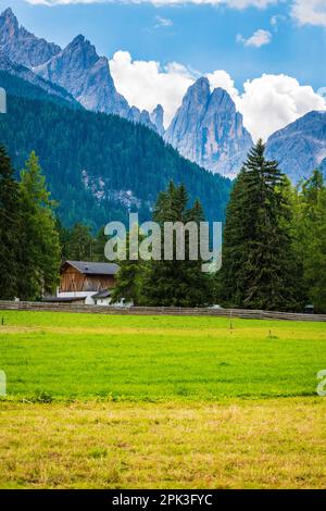 Val Fiscalina. Frame of the Sesto Dolomites Stock Photo - Alamy