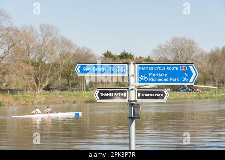 Thames Path directional signage on the towpath at Mortlake, London ...