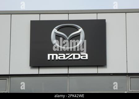 Mazda / Schriftzug / Logo Stock Photo - Alamy
