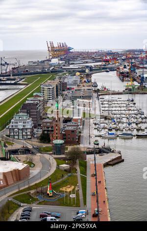 Overview of the New Port and the Overseas Port with Container Terminal ...