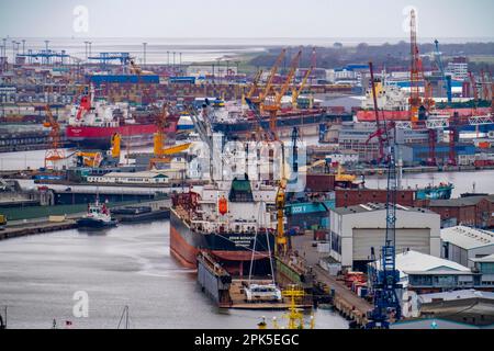 Shipyards in the overseas port of Bremerhaven, Bremen, Germany Stock ...