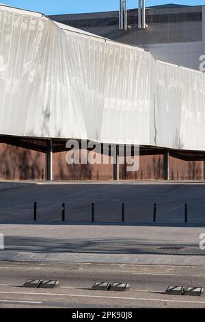 detail of empty street road and pavement sidewalk Stock Photo - Alamy