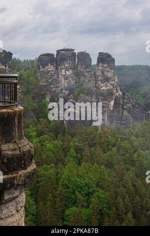 Viewpoint, East Head View Point, Knysna Heads, lagoon entrance, rocky ...