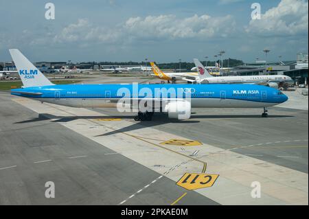 KLM Boeing 777 aircraft with registration PH-BVI shown approaching LAX ...