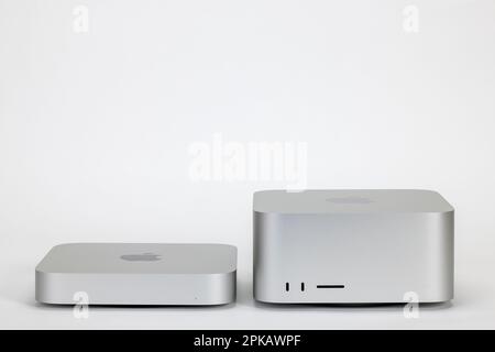 Apple Mac mini M1 and Mac Studio M1 Max, size comparison, white ...