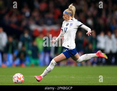 England's Chloe Kelly scores the winning penalty in the shoot-out ...
