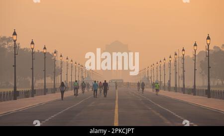 Beautiful Misty Morning of India Gate, Morning View, New Delhi Stock ...