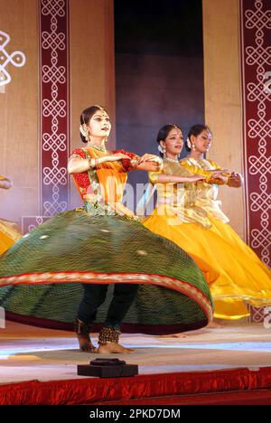 Kathak dance in Natiyanjali festival in Perur temple, Tamil Nadu, India Stock Photo - Alamy