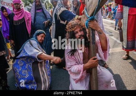 Faithful reenact the Way of the Cross in Atyra, Paraguay Friday, April ...