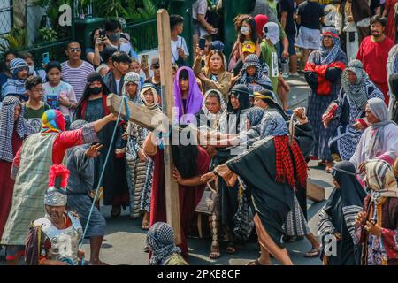 Faithful reenact the Way of the Cross in Atyra, Paraguay Friday, April ...