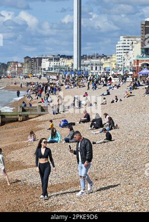 Brighton UK 7th April 2023 - Queues for hot cross buns gather outside ...