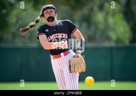 Jacksonville State pitcher Sarah Currie (14) throws during an NCAA ...