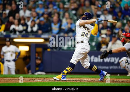 Milwaukee Brewers' William Contreras hits an RBI single during the ...