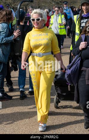 Kellie-Jay Keen-Minshull (yellow jumpsuit), also known as Kellie-Jay ...