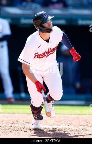 Seattle Mariners relief pitcher Brennan Bernardino throws a pitch ...