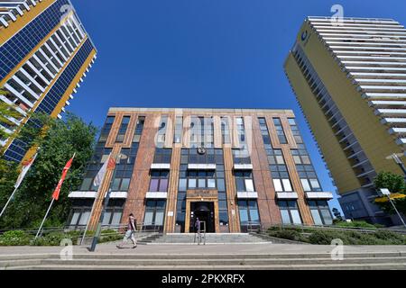 City Hall, Helene-Weigel-Platz, Marzahn, Berlin, Germany Stock Photo ...